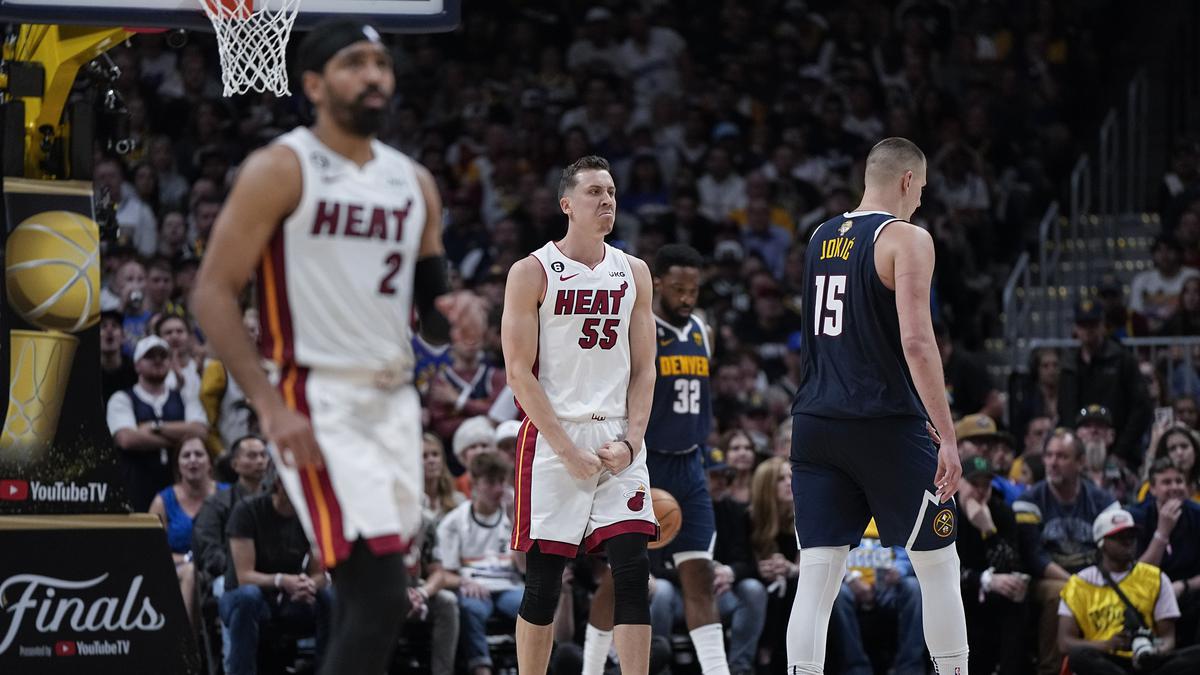NBA Finals 2023: Miami Heat Curi Kemenangan di Kandang Nuggets pada ...