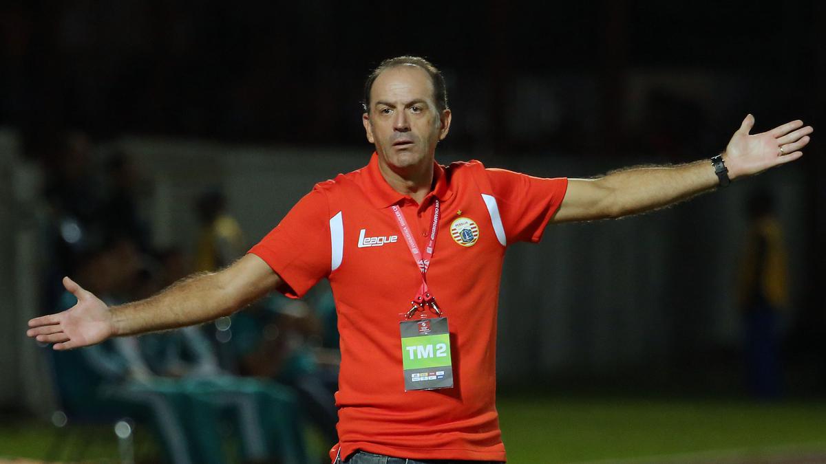 Camargo Resmi Mundur, Jan Saragih Caretaker Persija