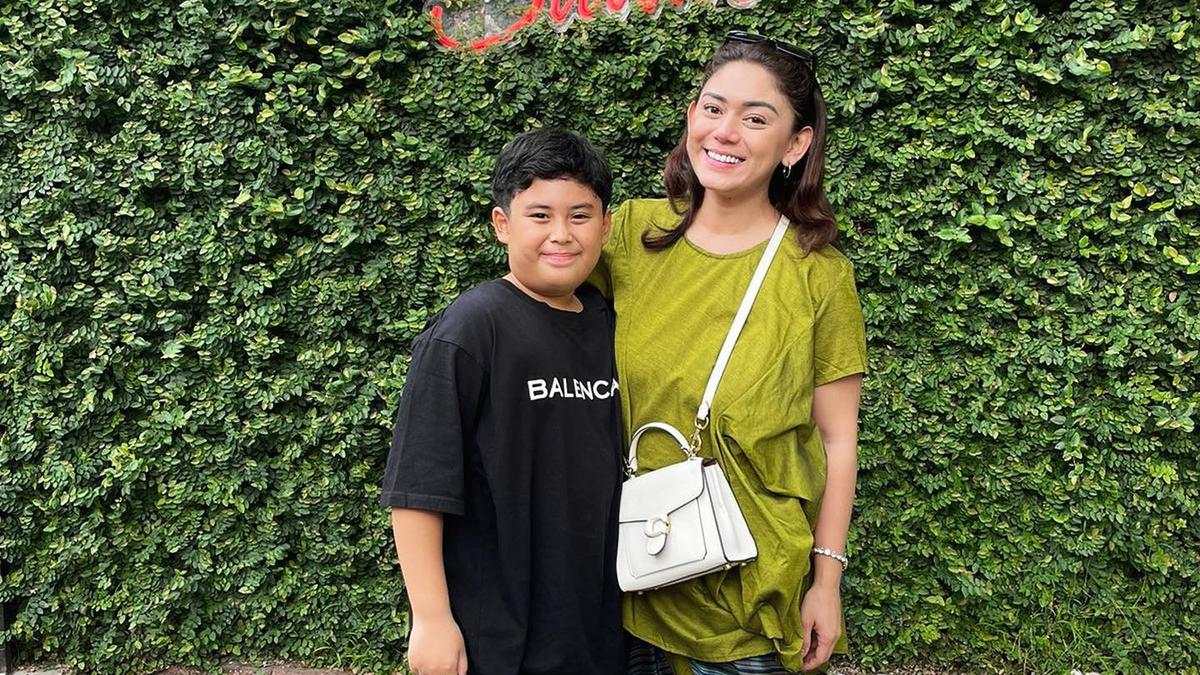 Potret Rafello Dimitri Anak Thalita Latief dan Dennis Lyla, Sudah Dekat ...