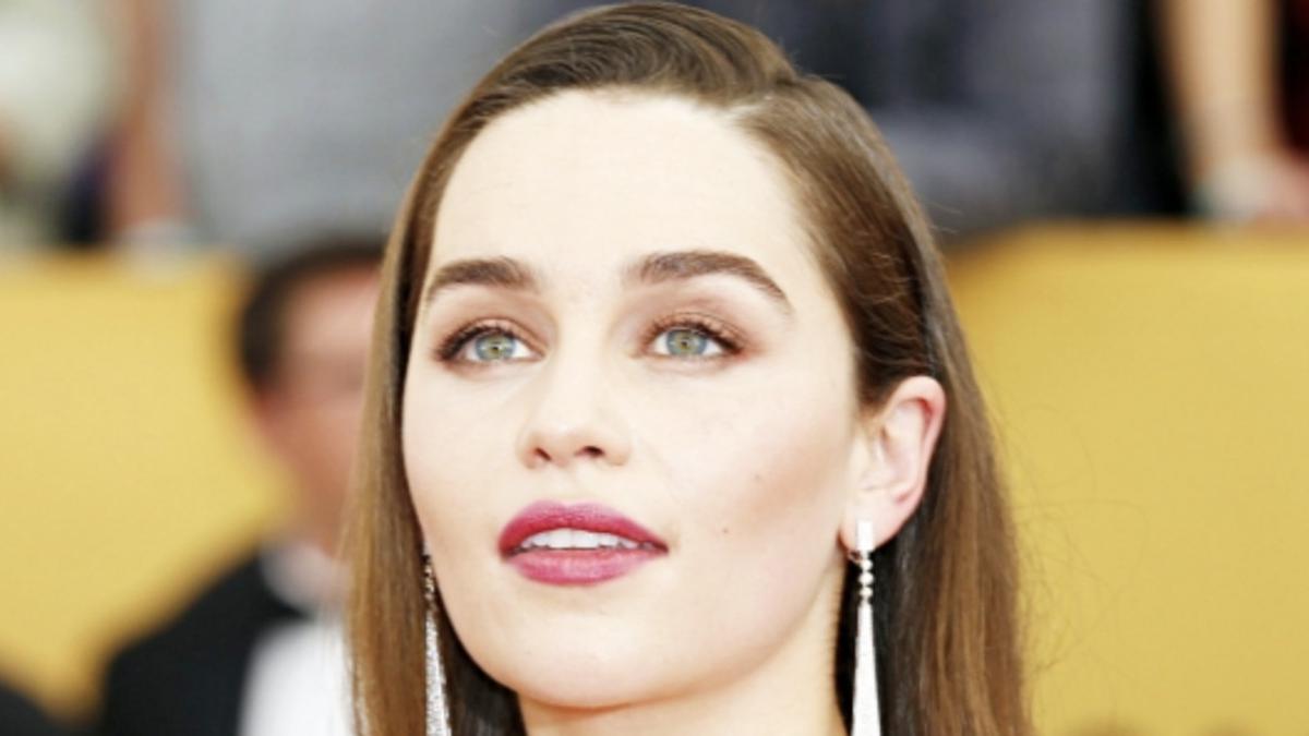 Potret Emilia Clarke, Aktris Terkenal yang Pernah Kehilangan Sebagian ...