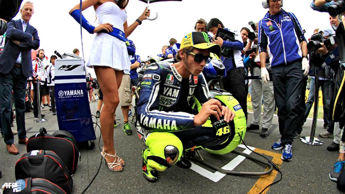 Rossi Akui Honda Lebih Tangguh dari Yamaha - Bola Liputan6.com