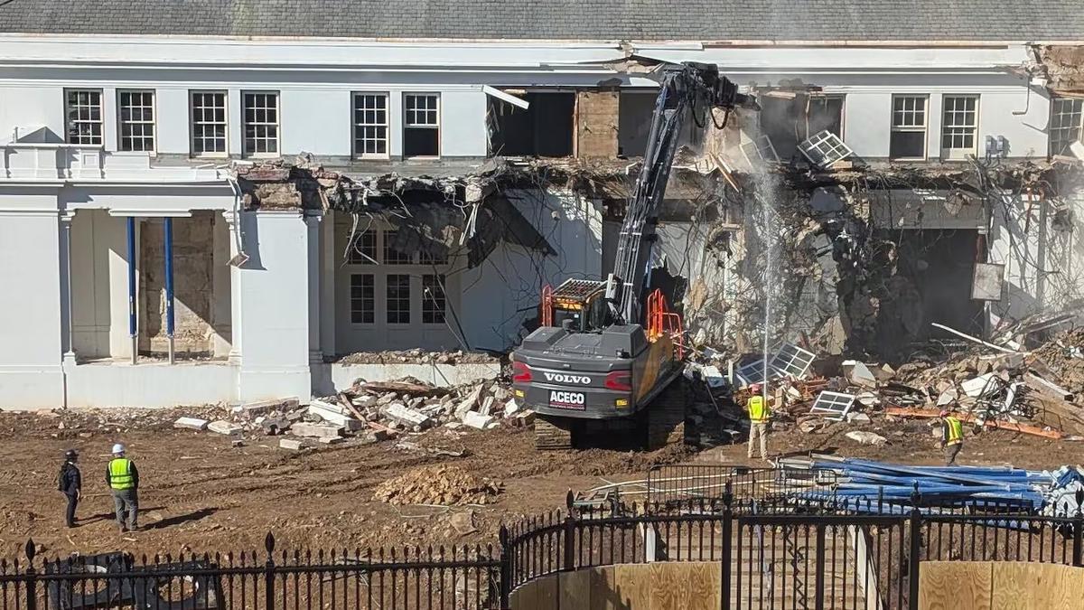 White House East Wing Demolition Begins, Trump's Grand Ballroom Coming ...