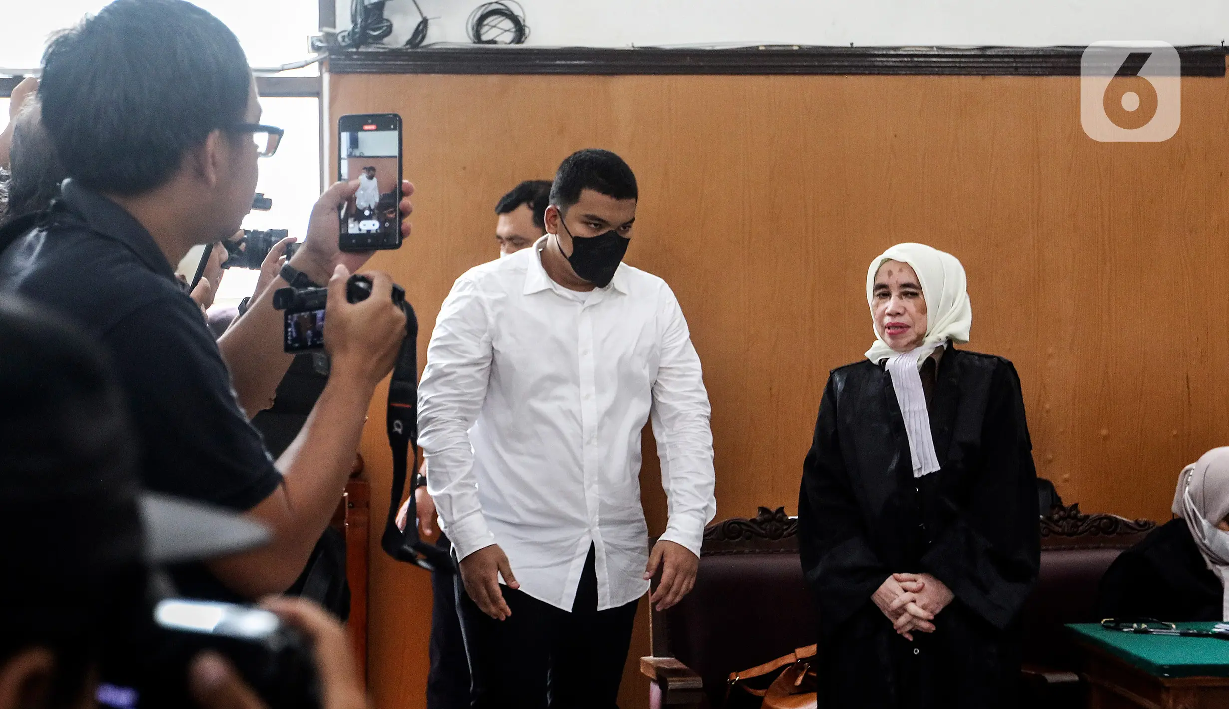 Sidang Perdana Shane Lukas, Ramai Dukungan Hingga Keluarga Kompak ...