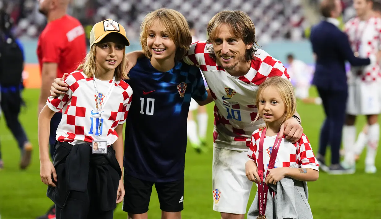 Momen Luka Modric Ajak Anak-Anaknya Rayakan Kroasia Raih Peringkat ...