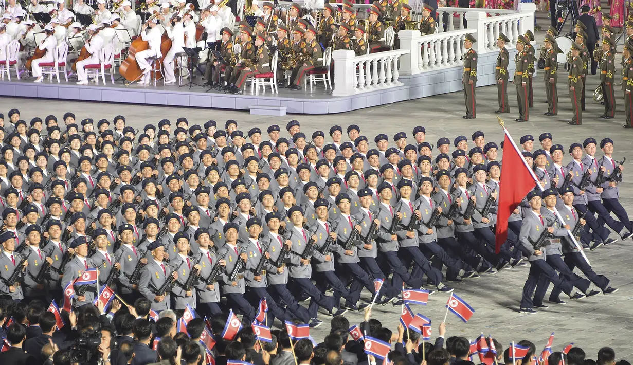 FOTO: Korea Utara Gelar Parade Militer Peringati Hari Jadi ke-73 Tahun ...