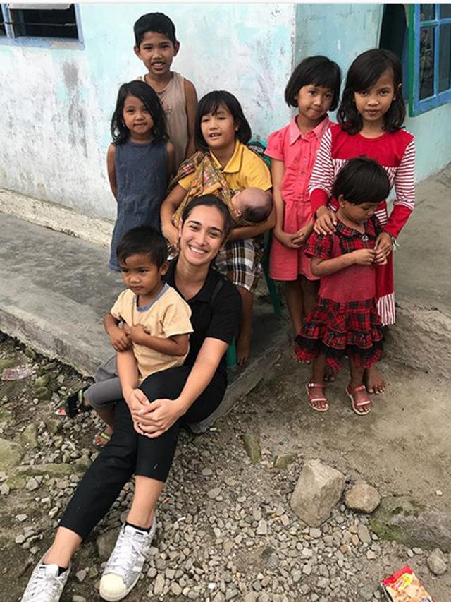 Bantu Nenek di Tapanuli, Alexandra Gottardo Dapat Marga - ShowBiz ...