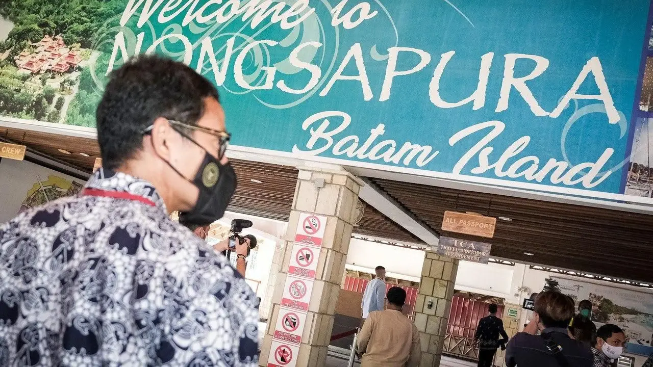 28 Turis Singapura Mendarat Perdana di Batam via Skema Travel Bubble ...