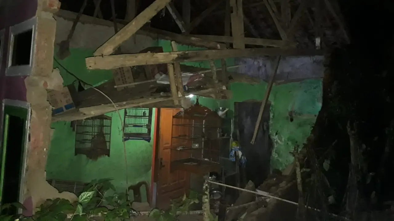 Update Gempa Garut: 53 Bangunan Rusak di Jabar, Ini Wilayah Sebarannya - Regional Liputan6.com