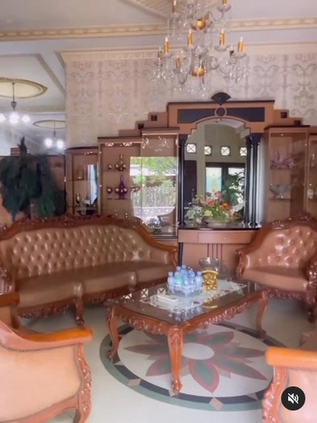 Di Dalam Gang Sempit Ini 6 Potret Rumah Mewah Inul Daratista Di