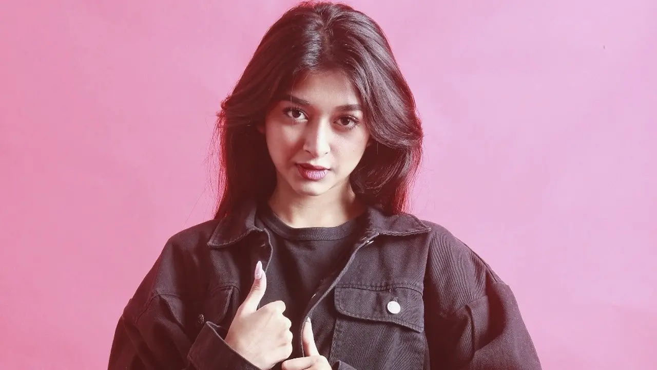 Mengenal Assia Keva, Penyanyi Muda yang Memasukan Unsur India di Lagu ...