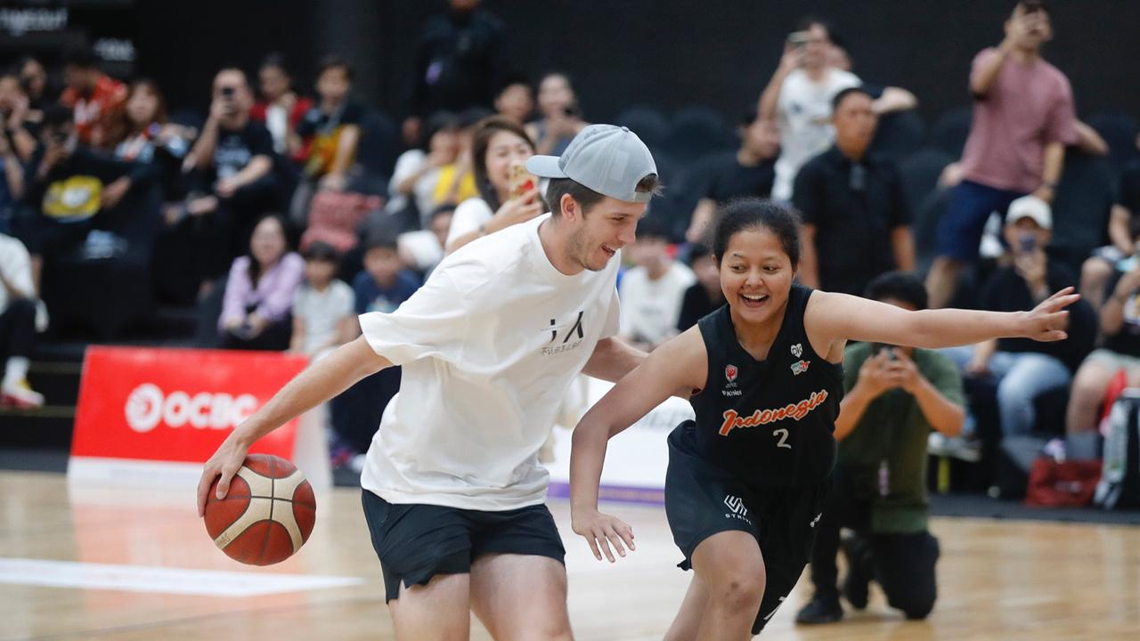 Pemain Timnas Basket Putri Indonesia Mampu Repotkan Bintang NBA Austin ...