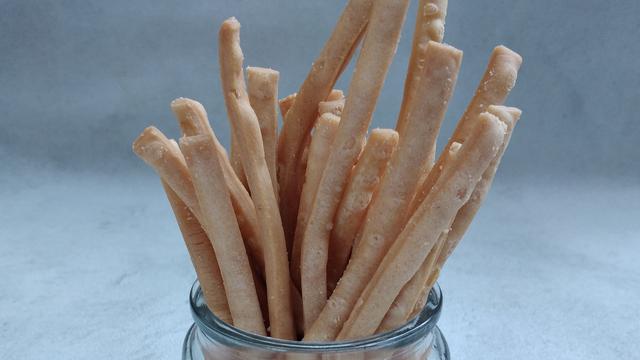 5 Resep Stik Bawang Renyah dan Gurih, Cocok untuk Camilan Lebaran ...