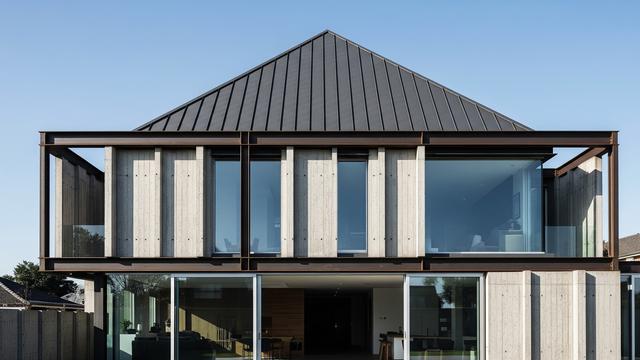 7 Model Rumah Minimalis Atap Limasan Modern dengan Bukaan Banyak
