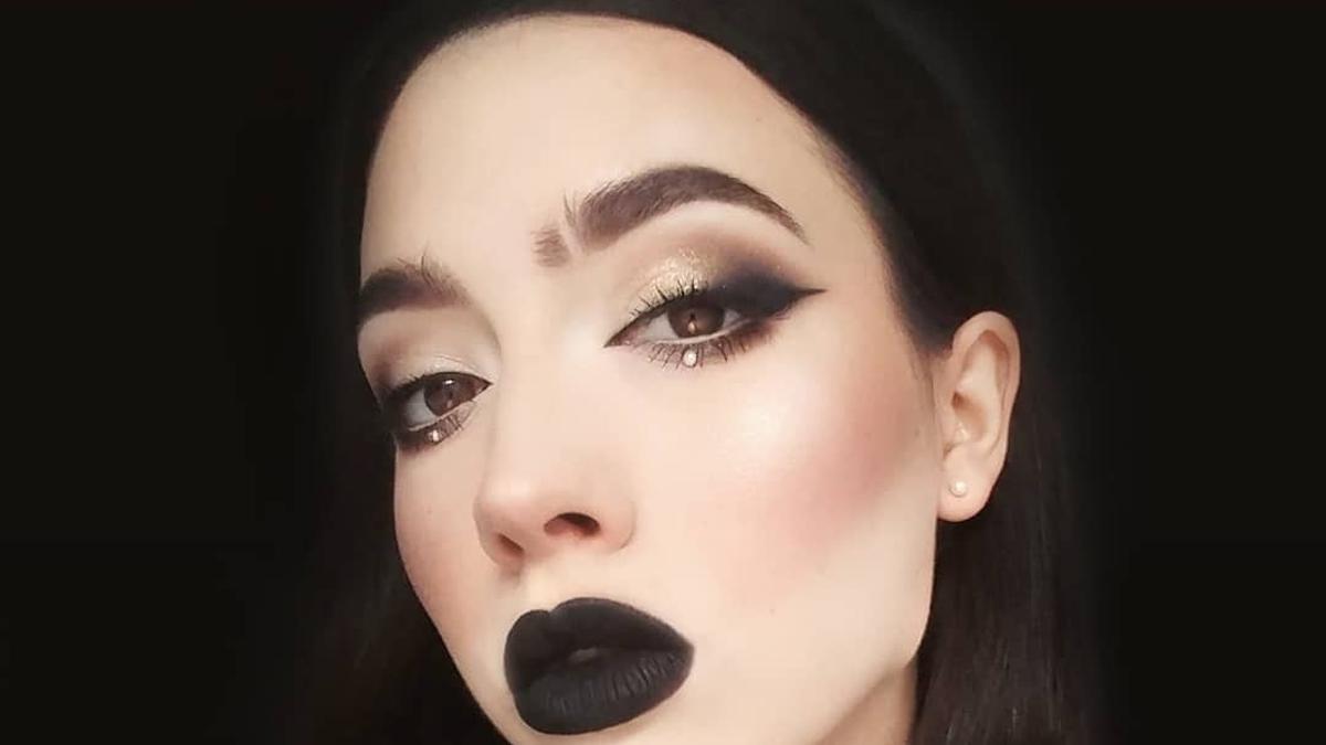 3 Cara Menggunakan Lipstik Warna Hitam - Beauty Fimela.com