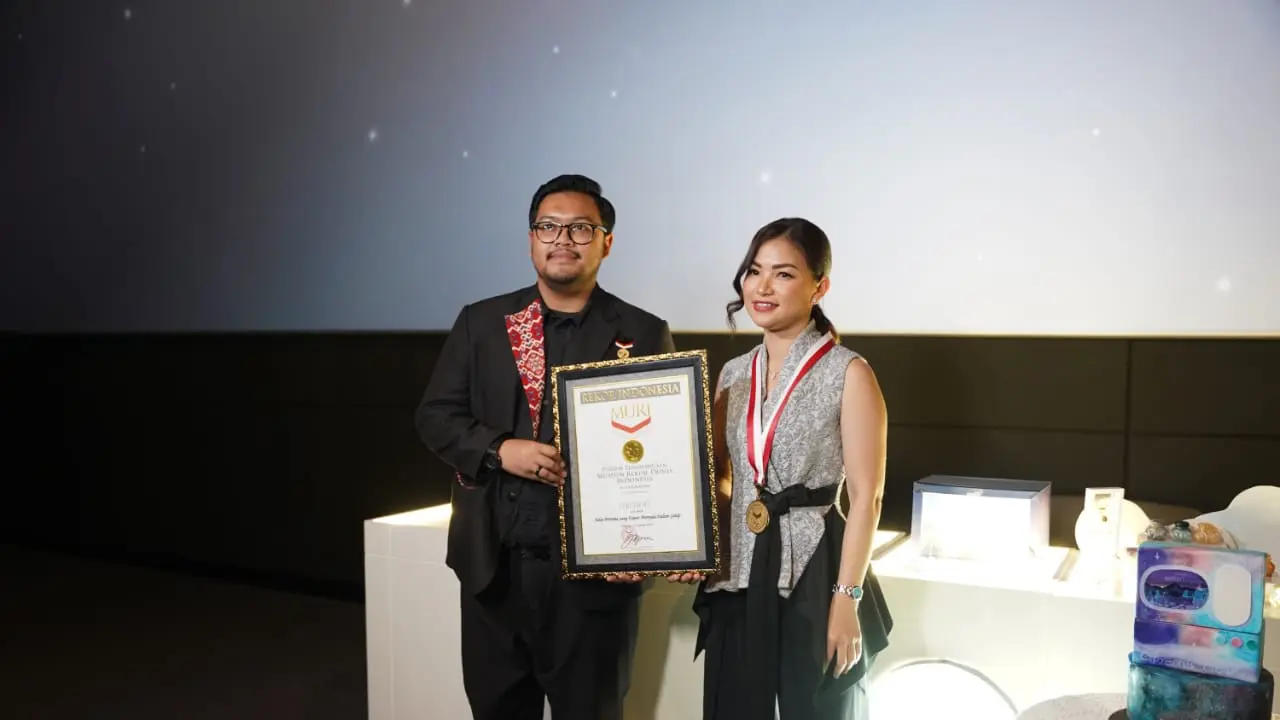 Terima Penghargaan MURI, Suhaimie Bangga Ketekunannya Membuat Akesoris ...