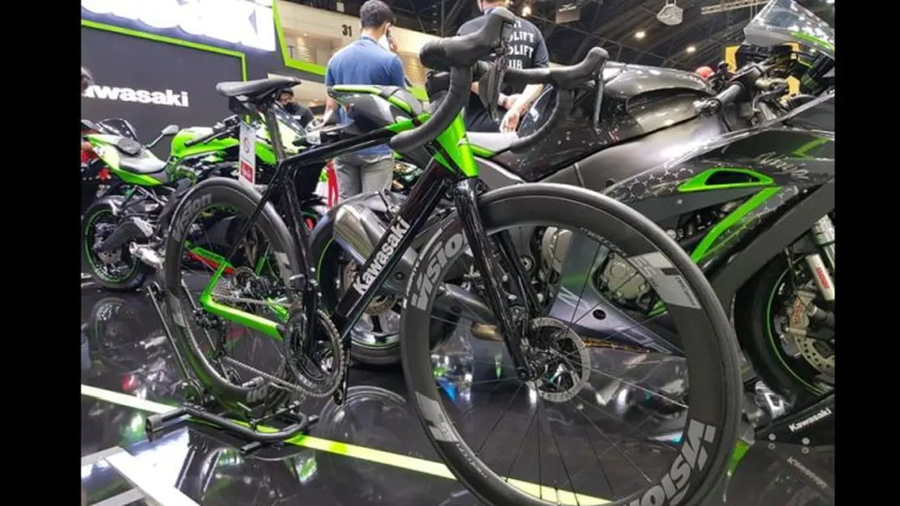 Sepeda Terbaru Kawasaki Lebih Mahal Ketimbang Ninja ZX-25R - Otomotif ...