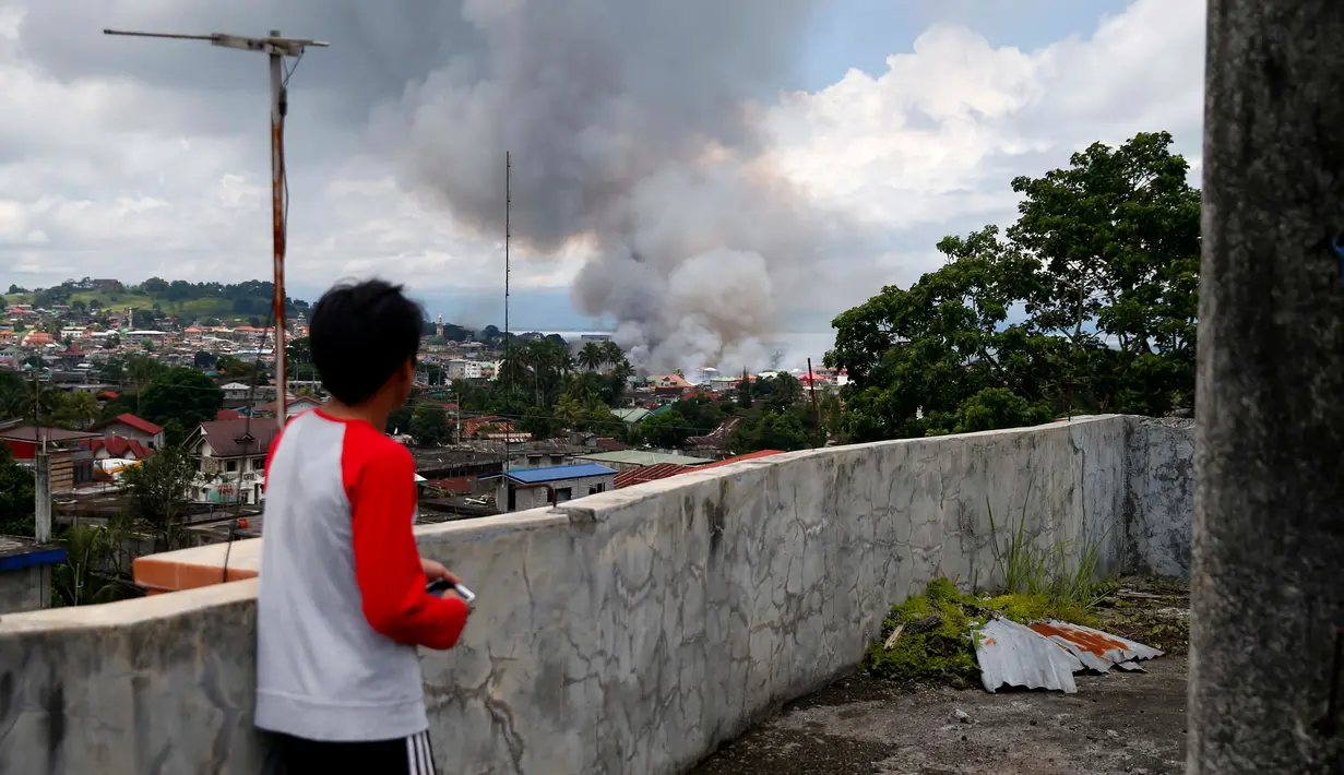 Pasukan Filipina Lancarkan Serangan Udara ke Kota Marawi - Foto ...