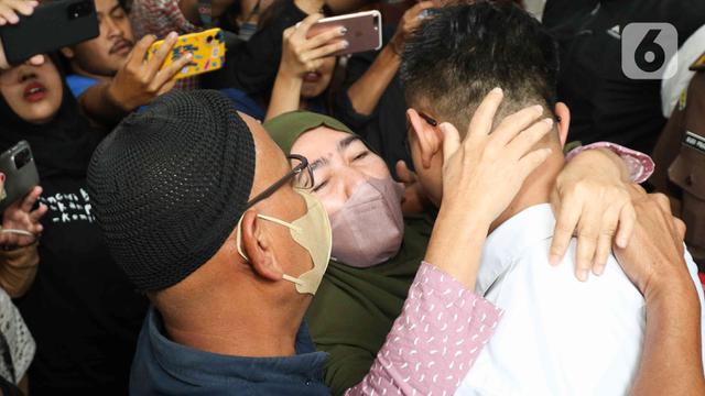 4 Respons Keluarga dan Terdakwa Irfan Widyanto Usai Divonis di Kasus Obstruction of Justice ...