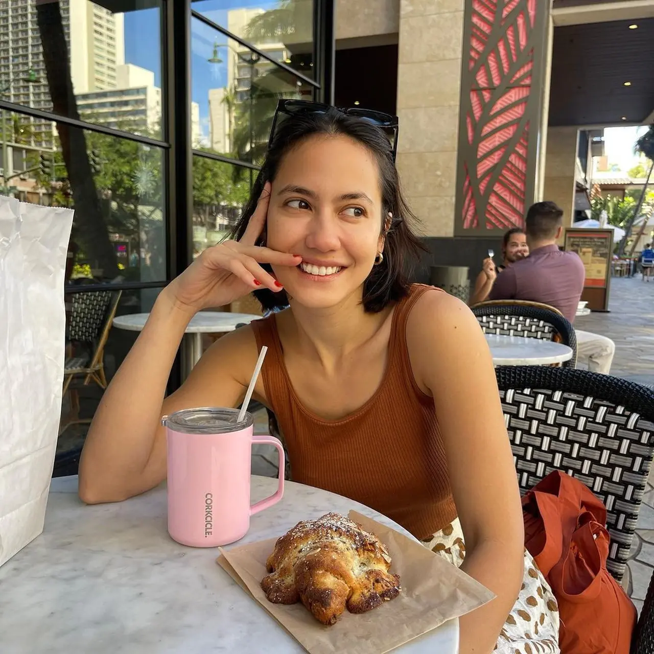 7 Potret Bare Face Pevita Pearce, Wajah Glowing dan Cantik Alami Jadi ...