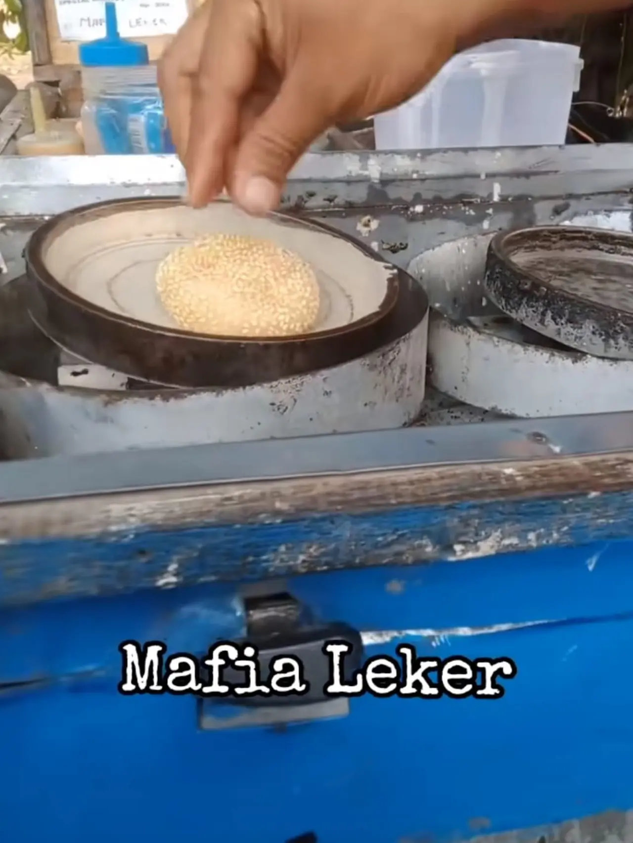 7 Potret Kue Leker Nyeleneh Ini Isian Melon hingga Sate, Bikin Geleng ...