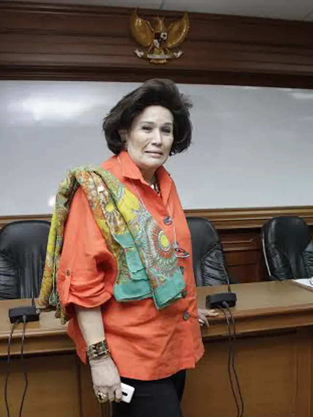 Sekilas Kisah Cinta Rae Sita Supit Sampai Kiprahnya di Dunia Film ...