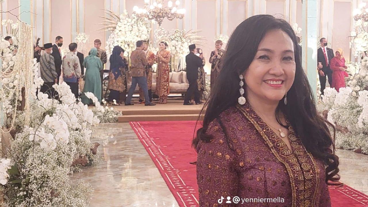Keseruan Aktris Yenni Ermella Menghadiri Resepsi Pernikahan Kaesang ...
