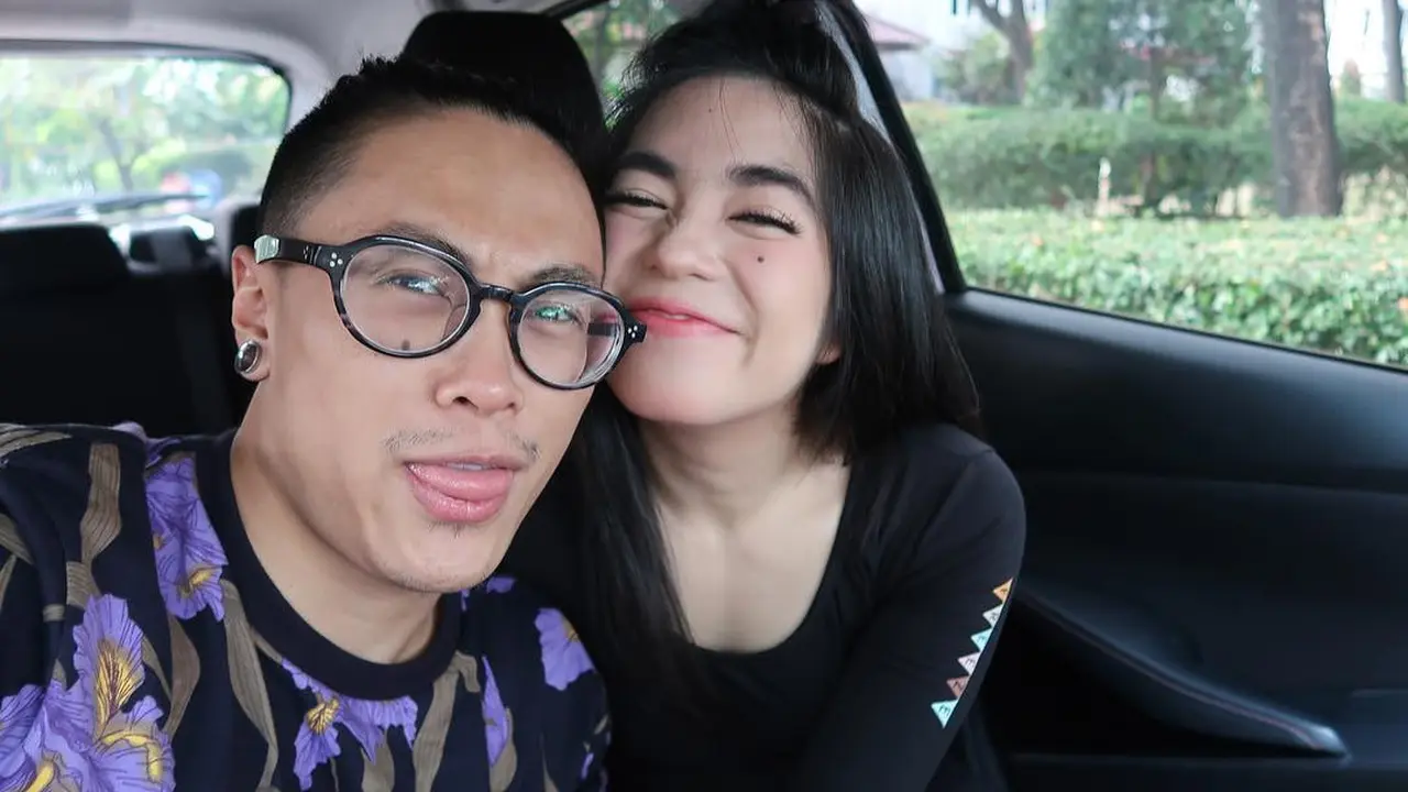 7 Potret Mesra Prisa Rianzi Bersama Suaminya yang Berasal dari Filipina ...