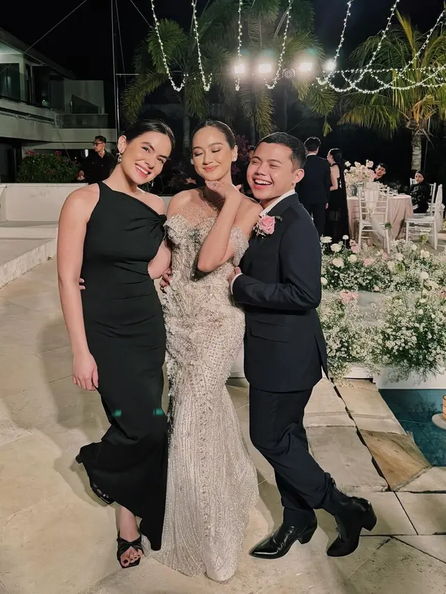 6 Potret Steffi Zamora Hadiri Resepsi Nikah Salshabilla Adriani di Bali, Menawan - Hot Liputan6.com