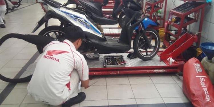 Mengenal Fungsi Roller Pada Motor Matik - Berita Otosia.com