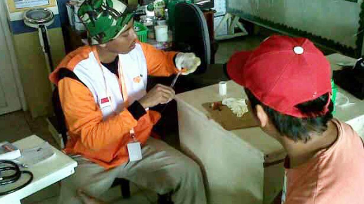 Relawan `RZ` Bantu Korban Topan Haiyan - Citizen6 Liputan6.com