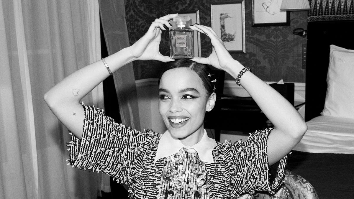 8 Potret Pesona Wajah Baru Parfum Coco Mademoiselle CHANEL Whitney Peak