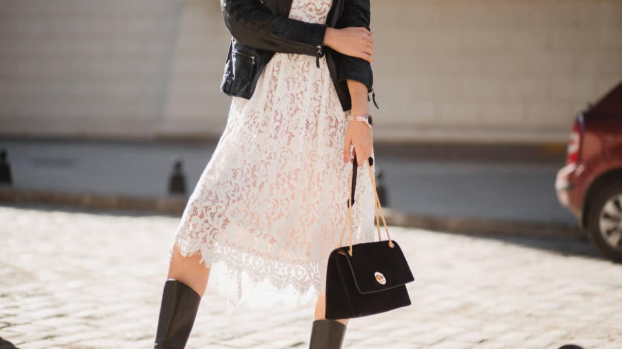 Nggak Cuma Cantik, Ini Clutch Kondangan yang Bikin Outfit Makin Mewah