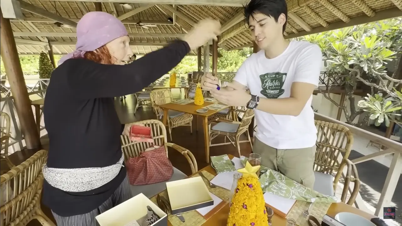 7 Potret Maxime Bouttier dan Calon Ibu Mertua di Bali, Luna Maya Segera ...