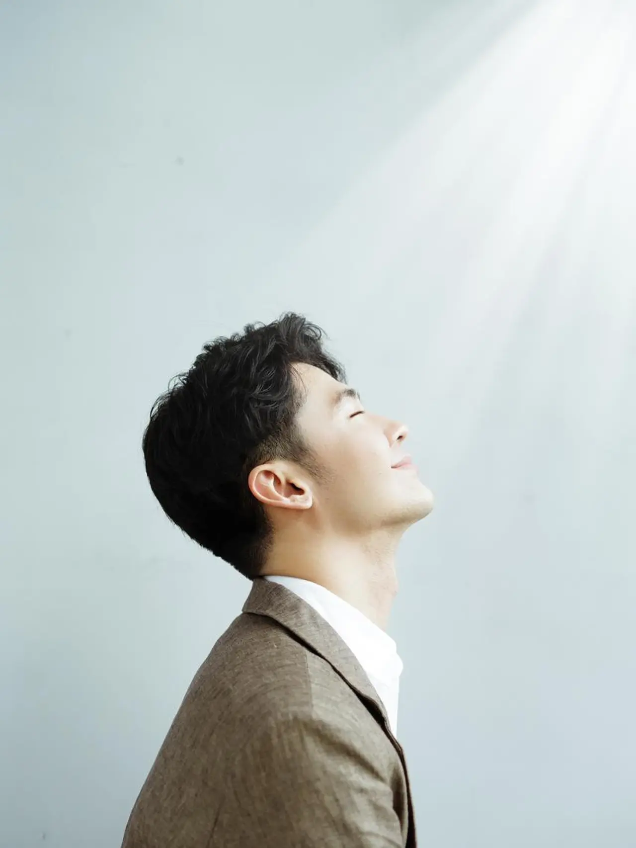 Penyanyi Han Chandra Persembahkan Single Baru untuk Bantu Anak-anak ...