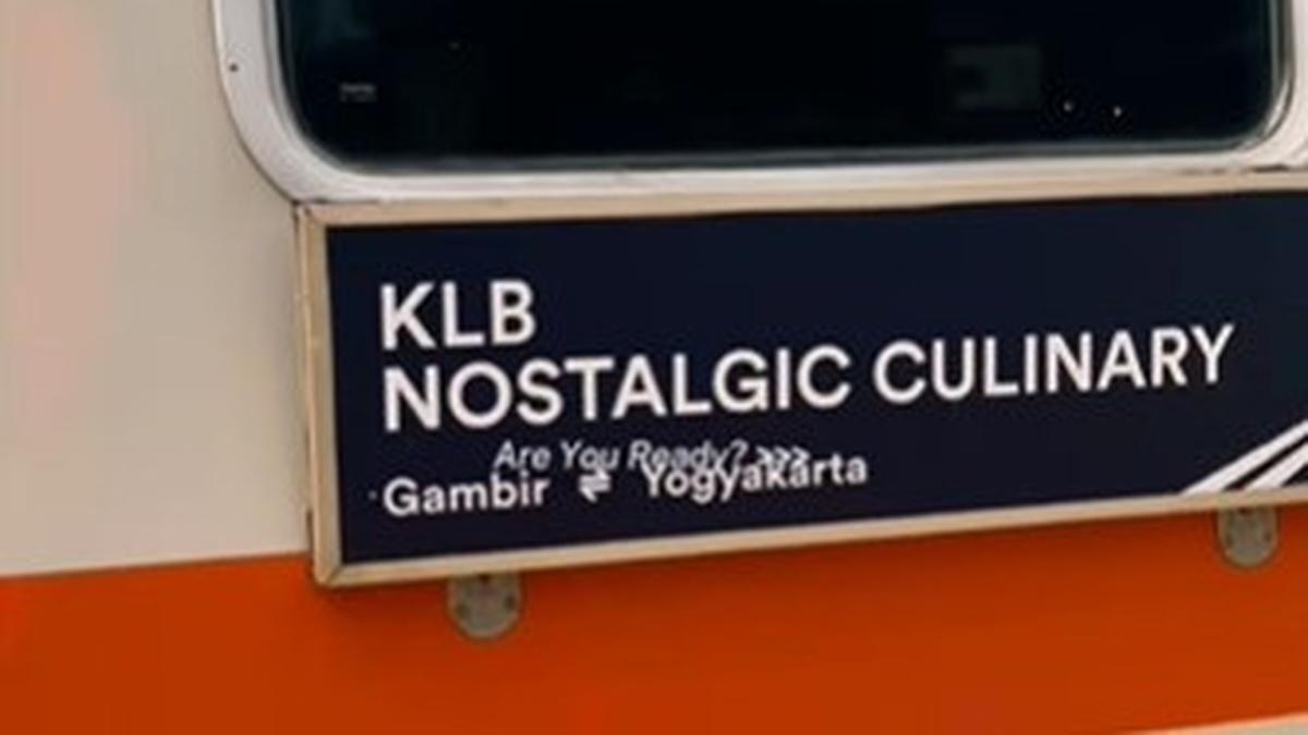 KAI Ajak Penumpang Bernostalgia dengan Pedagang Asongan di Kereta, Jual ...