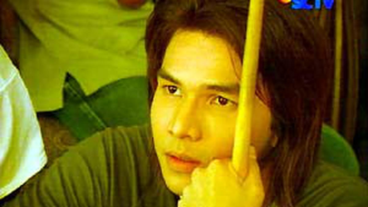 Jonathan Frizzy Enggan Kontrak Eksklusif - ShowBiz Liputan6.com