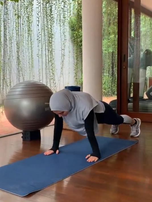 Potret Irish Bella Pakai Outfit Olahraga, Tetap Tampil Tertutup Banjir Pujian - Foto Liputan6.com