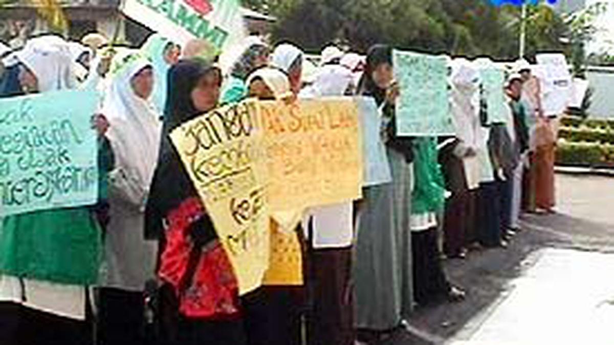 Kontes Waria di Pekanbaru Ditolak - News Liputan6.com