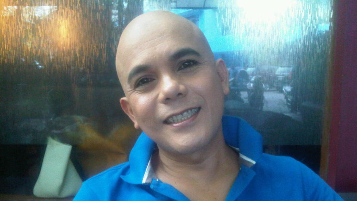 Ade Juwita Meninggal Dunia, Ozy Syahputra Nangis - ShowBiz Liputan6.com