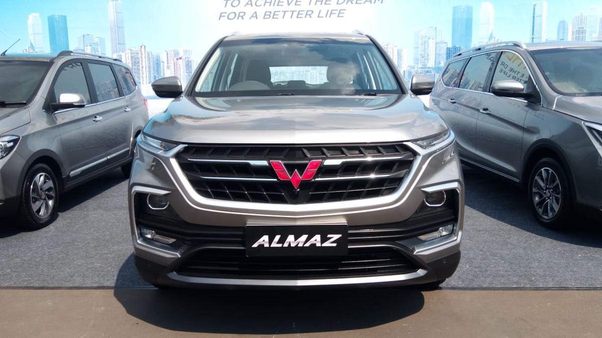 Wuling Almaz 7-Seater Resmi Diperkenalkan, Berapa Harganya?