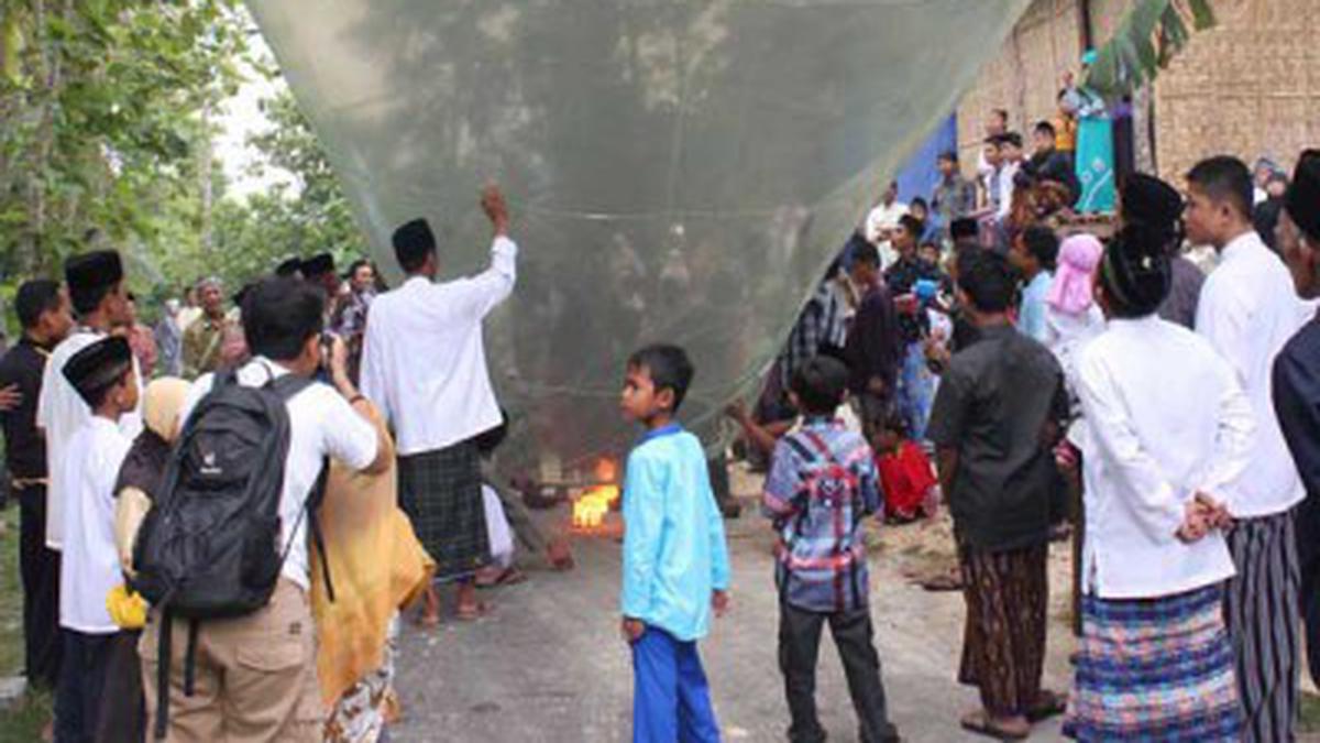 Tradisi Unik, Balon Raksasa Dilepas Saat Lebaran - Ramadan Liputan6.com