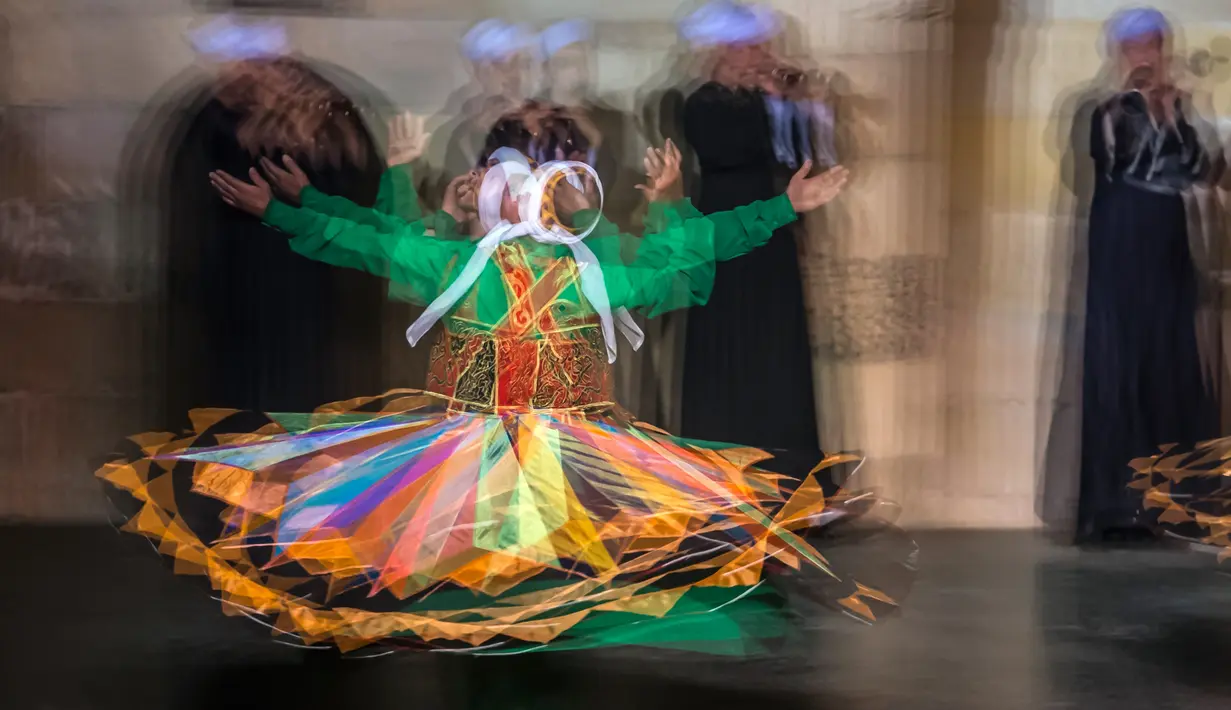FOTO: Tanoura, Tarian dari Mesir yang Unik dan Memesona - Foto Liputan6.com