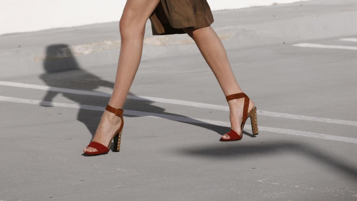 Bukan Barang Fashion, Ini Sederet Fungsi High Heels di Zaman Kuno ...