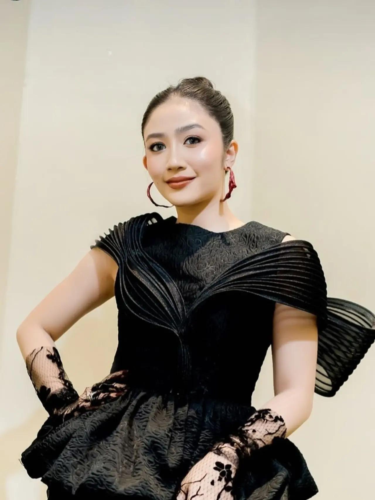 7 Potret Febby Rastanty Tunda Bulan Madu, Main Film Wanita Ahli Neraka ...