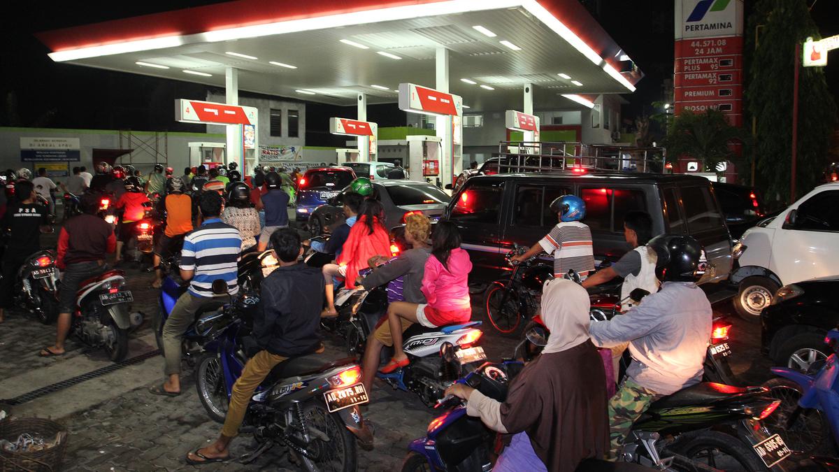 Daftar Lengkap Harga Jual BBM di SPBU Pertamina, Shell dan Total ...
