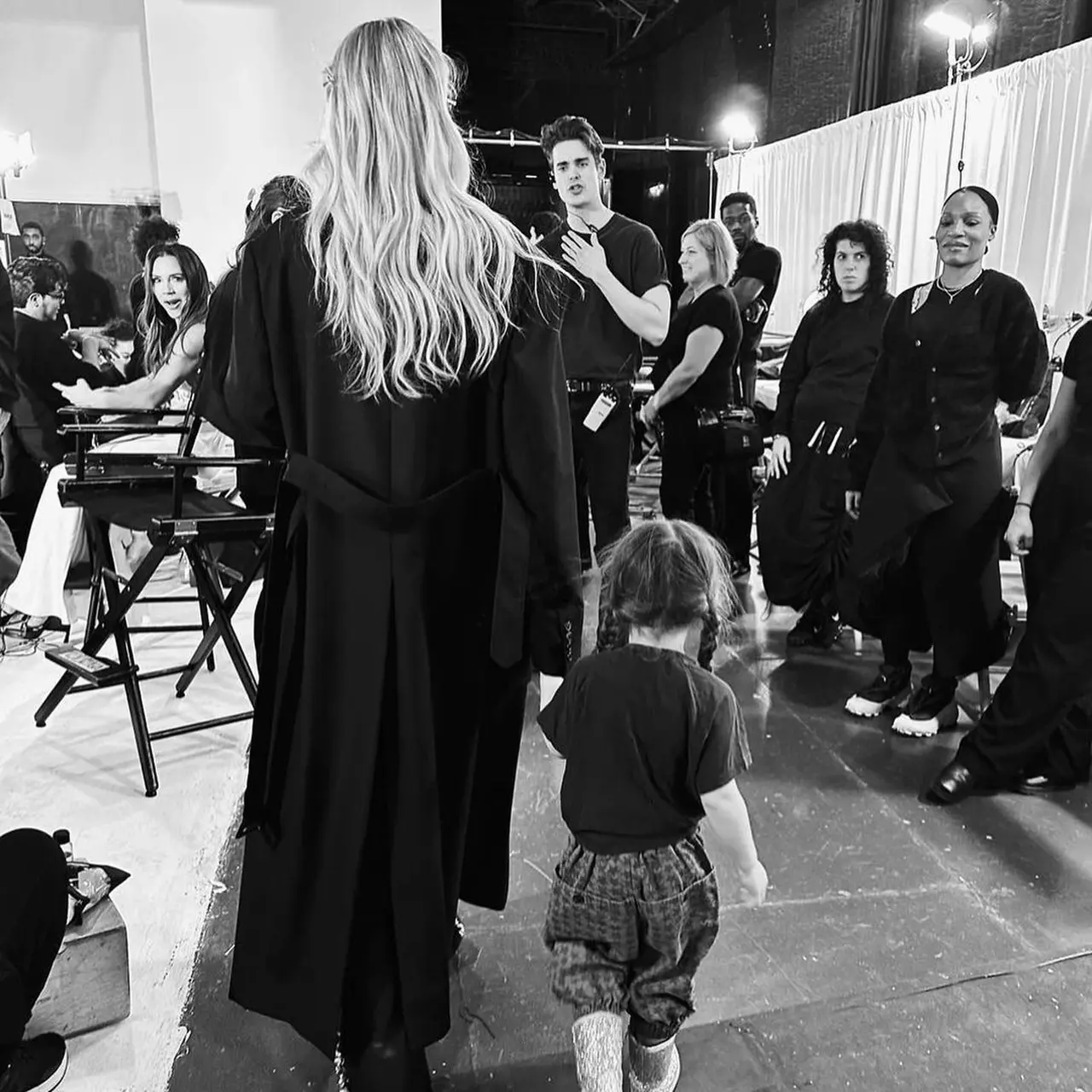 Potret Gigi Hadid yang Keibuan Bersama Khai yang Disebut Zayn Malik ...