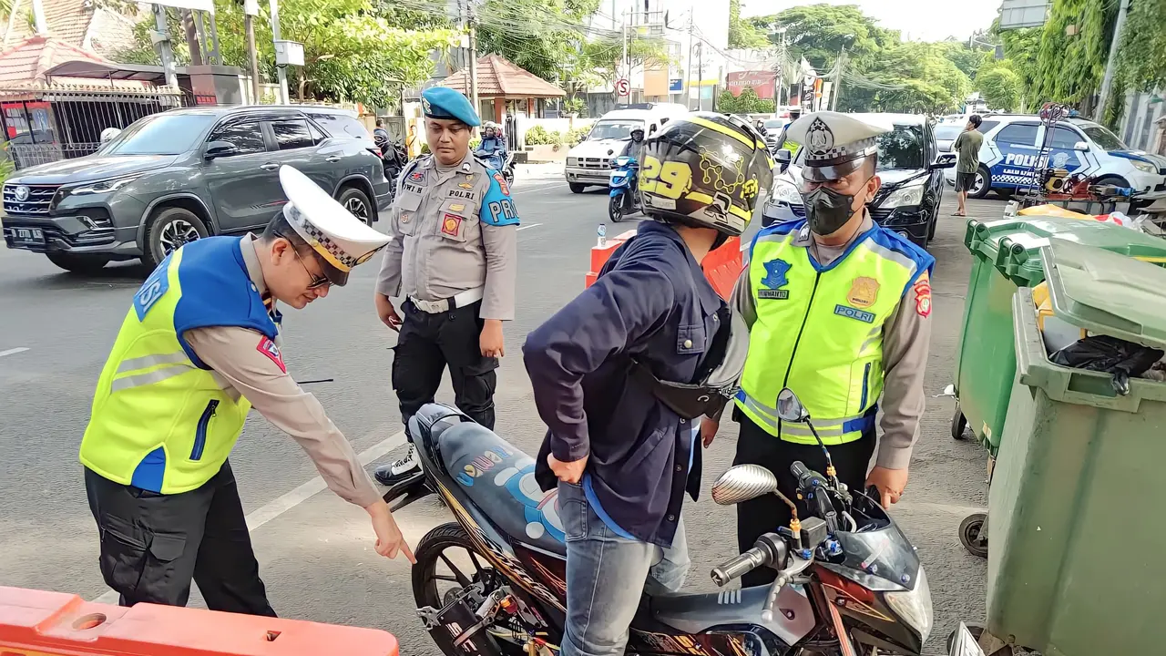 Marak Razia, Penjualan Knalpot Brong Terjun Bebas hingga 80% - Bisnis ...