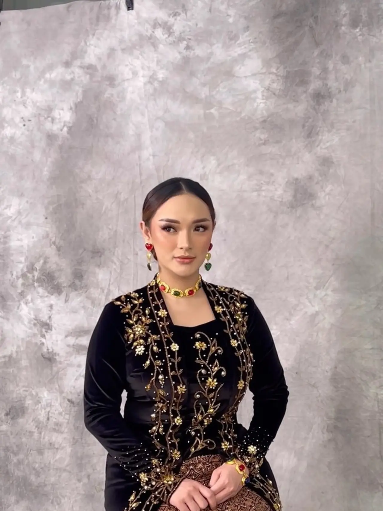 Tampil Kompak, Ini 6 Pemotretan Terbaru Zaskia Gotik Bersama Anak ...