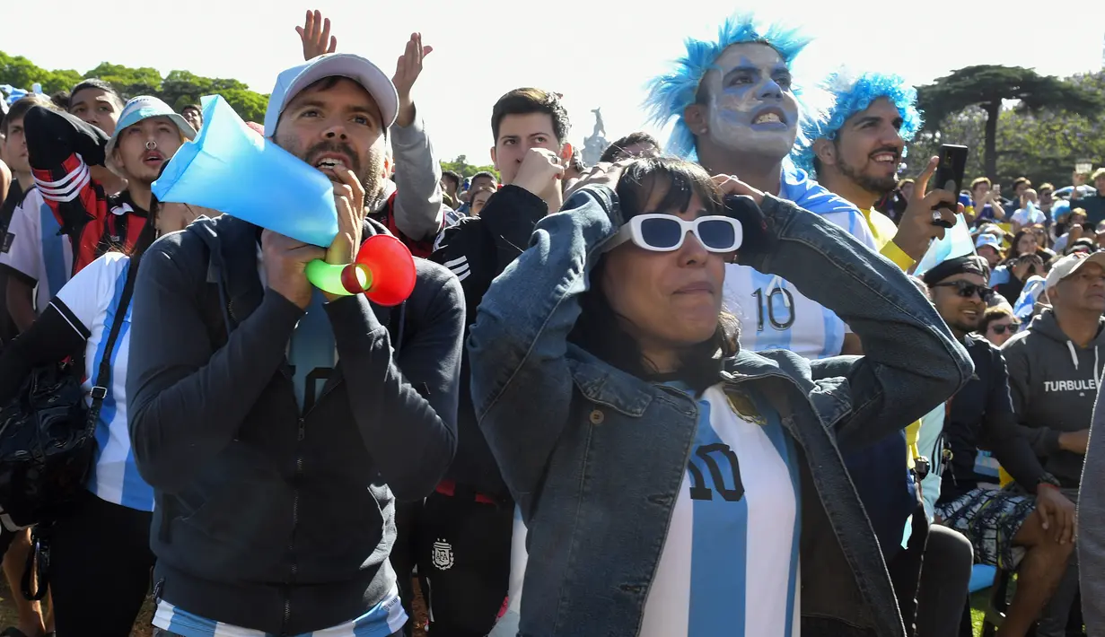 Wajah-wajah Fans Argentina Usai Timnya Dihajar Arab saudi - Foto Liputan6.com