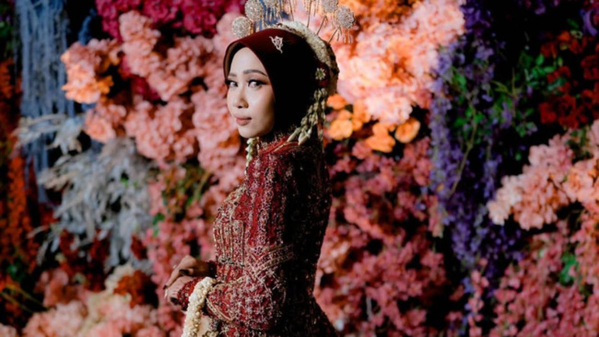 Detail Gaun Pengantin Sendy Aulia Istri Rizky Ridho, Ada Garuda dan Benang Gawang